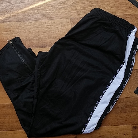 Zone Pro | Pants & Jumpsuits | Nwt Womens Zone Pro Black And White Love ...